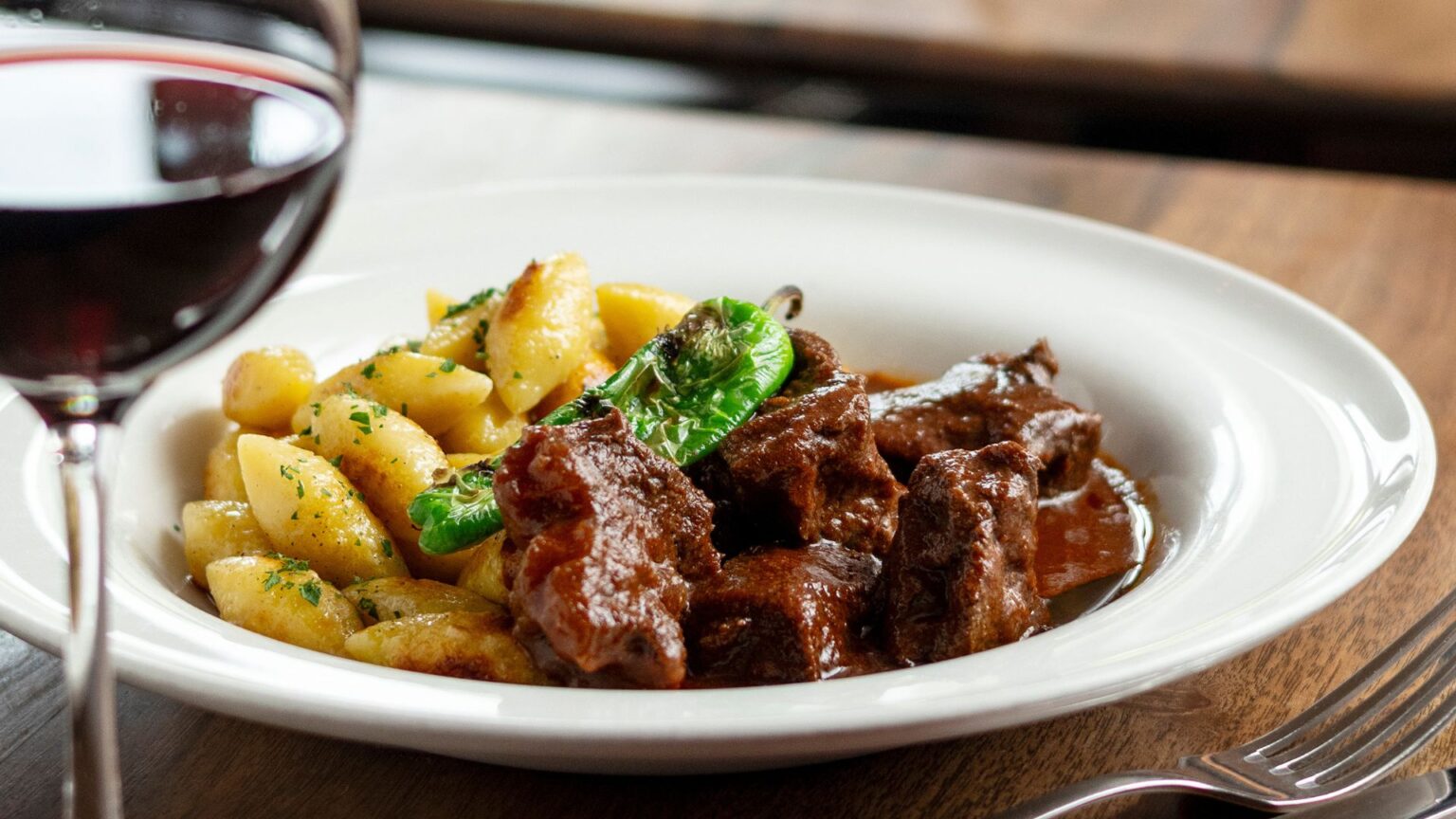 Traditional Hungarian Restaurant in Budapest – Do Places Like This ...